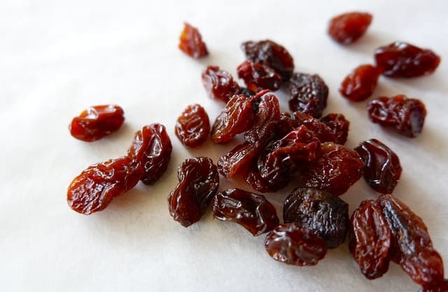 Dog Ate a Grape? 3 Steps to Take in the Next 2 Hours [2026]